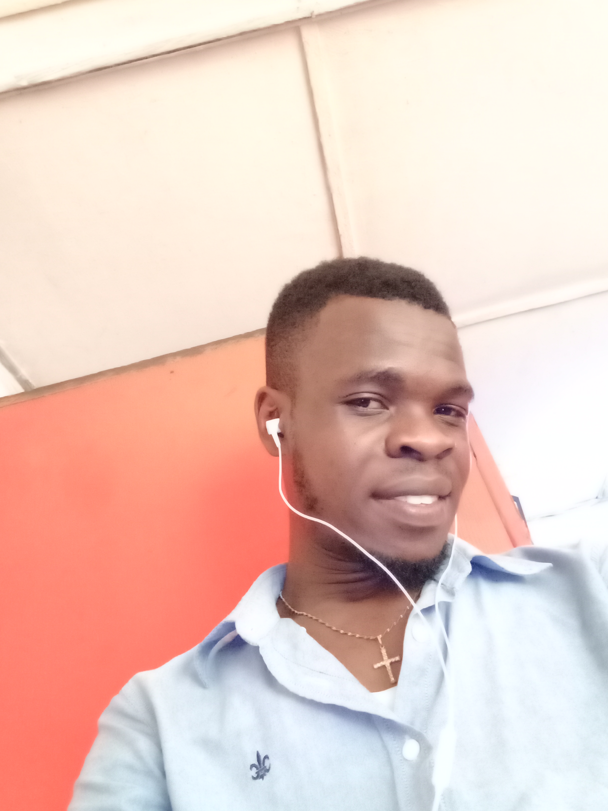 Freelance graphic designer, video editor and crypto project manager